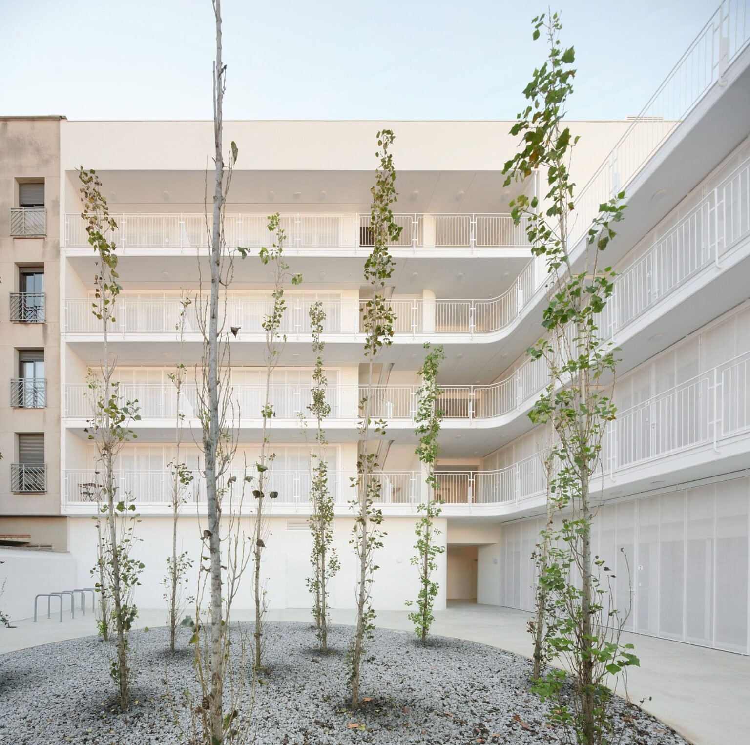 22 Viviendas sociales | AV 62 Arquitectos+ Calderon-Folch Studio ...